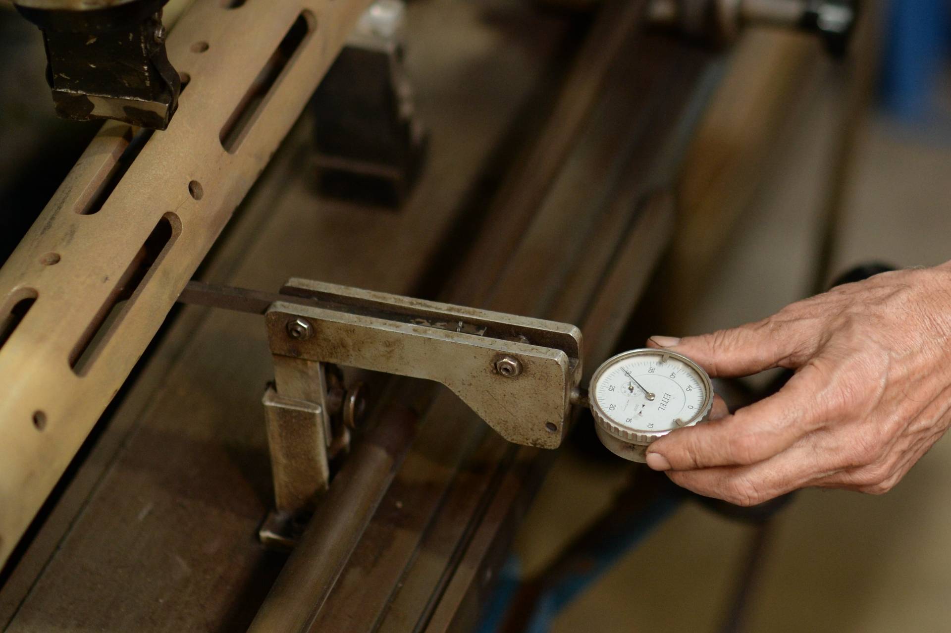 Overbend Straightening | Metallurgical Solutions, Inc.